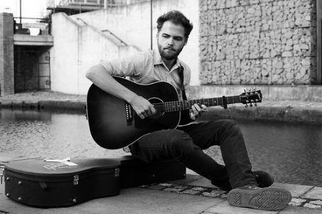 Mike Rosenberg Death Fact Check, Birthday & Age | Dead or Kicking