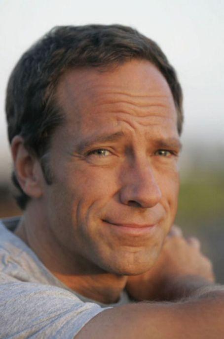 Mike Rowe Death Fact Check, Birthday & Age | Dead or Kicking