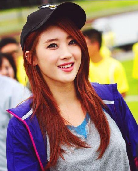 Moon Hyuna Death Fact Check, Birthday & Age | Dead or Kicking