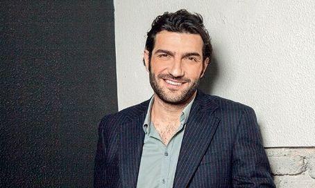 Nikos Kouris Death Fact Check, Birthday & Age | Dead or Kicking