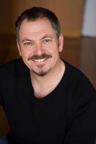 Peter Elliott Death Fact Check, Birthday & Age | Dead or Kicking