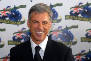 Peter Mochrie Death Fact Check, Birthday & Age | Dead or Kicking