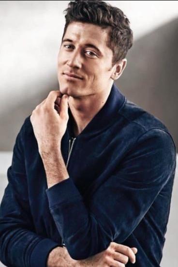 Robert Lewandowski Death Fact Check, Birthday & Age | Dead or Kicking