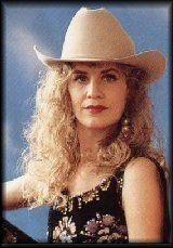 Robin Lynn Macy Death Fact Check, Birthday & Age | Dead or Kicking