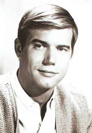 Roger Ewing Death Fact Check, Birthday & Age | Dead or Kicking