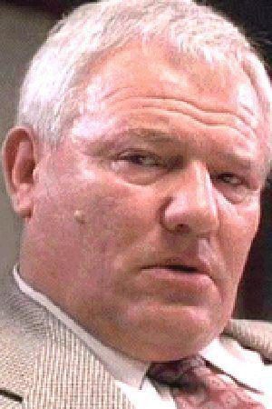 Ron Dean Death Fact Check, Birthday & Age | Dead or Kicking