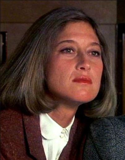 Sandra Hotz Death Fact Check, Birthday & Age | Dead or Kicking