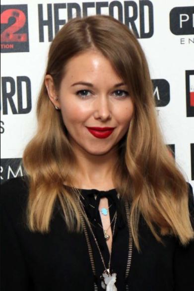 Sarah Alexandra Marks Death Fact Check, Birthday & Age