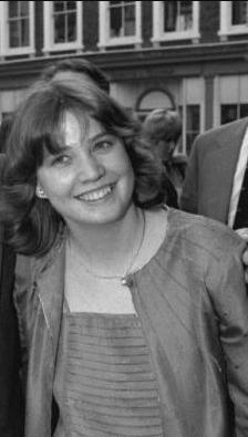 Sarah Hugill Death Fact Check, Birthday & Age | Dead or Kicking