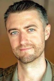 Sean Gunn Death Fact Check, Birthday & Age | Dead or Kicking