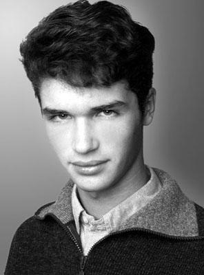 Sergio Martín Death Fact Check, Birthday & Age | Dead or Kicking