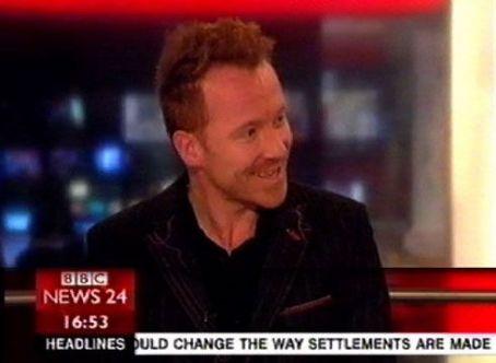 Simon Britton Death Fact Check, Birthday & Age | Dead or Kicking