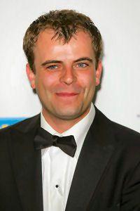 Simon Gregson Death Fact Check, Birthday & Age | Dead or Kicking