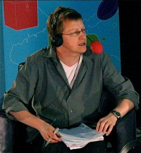 Simon Mayo Death Fact Check, Birthday & Age | Dead or Kicking