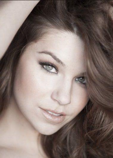 Stephanie Manescu Death Fact Check, Birthday & Age | Dead or Kicking