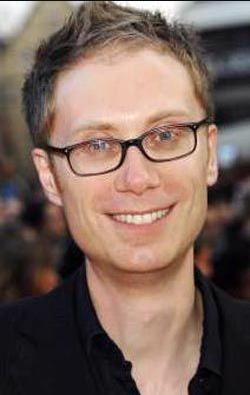 Stephen Merchant Death Fact Check, Birthday & Age | Dead or Kicking