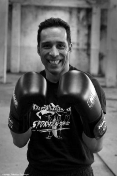 Stephen Tapilatu Death Fact Check, Birthday & Age | Dead or Kicking