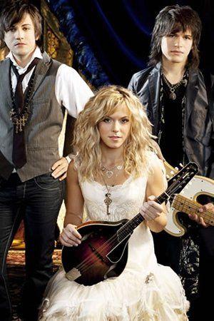 The Band Perry Death Fact Check, Birthday & Age | Dead or Kicking