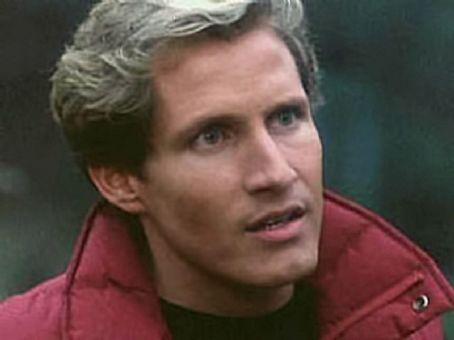 Thom Mathews Death Fact Check, Birthday & Age | Dead or Kicking