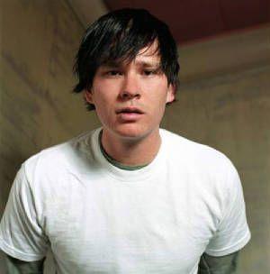 Thomas DeLonge Death Fact Check, Birthday & Age | Dead or Kicking
