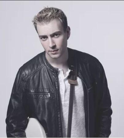 Tim White Death Fact Check, Birthday & Age | Dead or Kicking