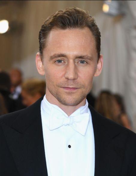 Tom Hiddleston Death Fact Check, Birthday & Age | Dead or Kicking