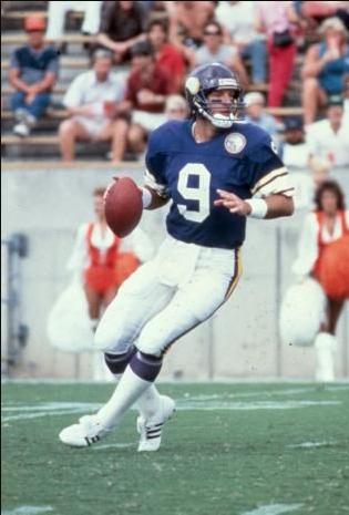 Tommy Kramer Death Fact Check, Birthday & Age | Dead or Kicking