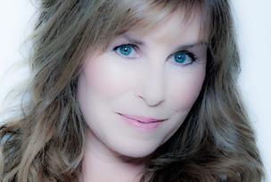 Tracey Noonan Death Fact Check, Birthday & Age | Dead or Kicking