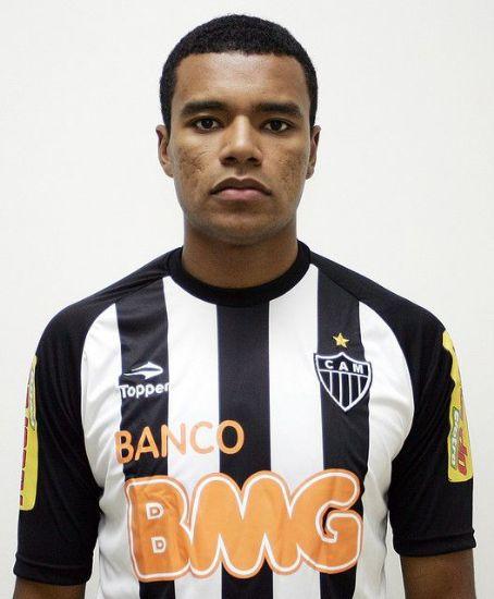 Welton Felipe Death Fact Check, Birthday & Age | Dead or Kicking