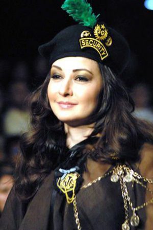Zeba Bakhtiar Death Fact Check, Birthday & Age | Dead or Kicking