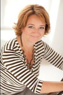 Zsuzsanna Rácz Death Fact Check, Birthday & Age | Dead or Kicking